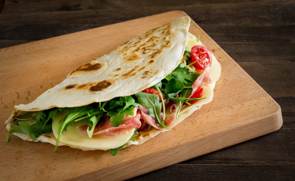 Piadina romagnola: un piatto gustoso e antico.